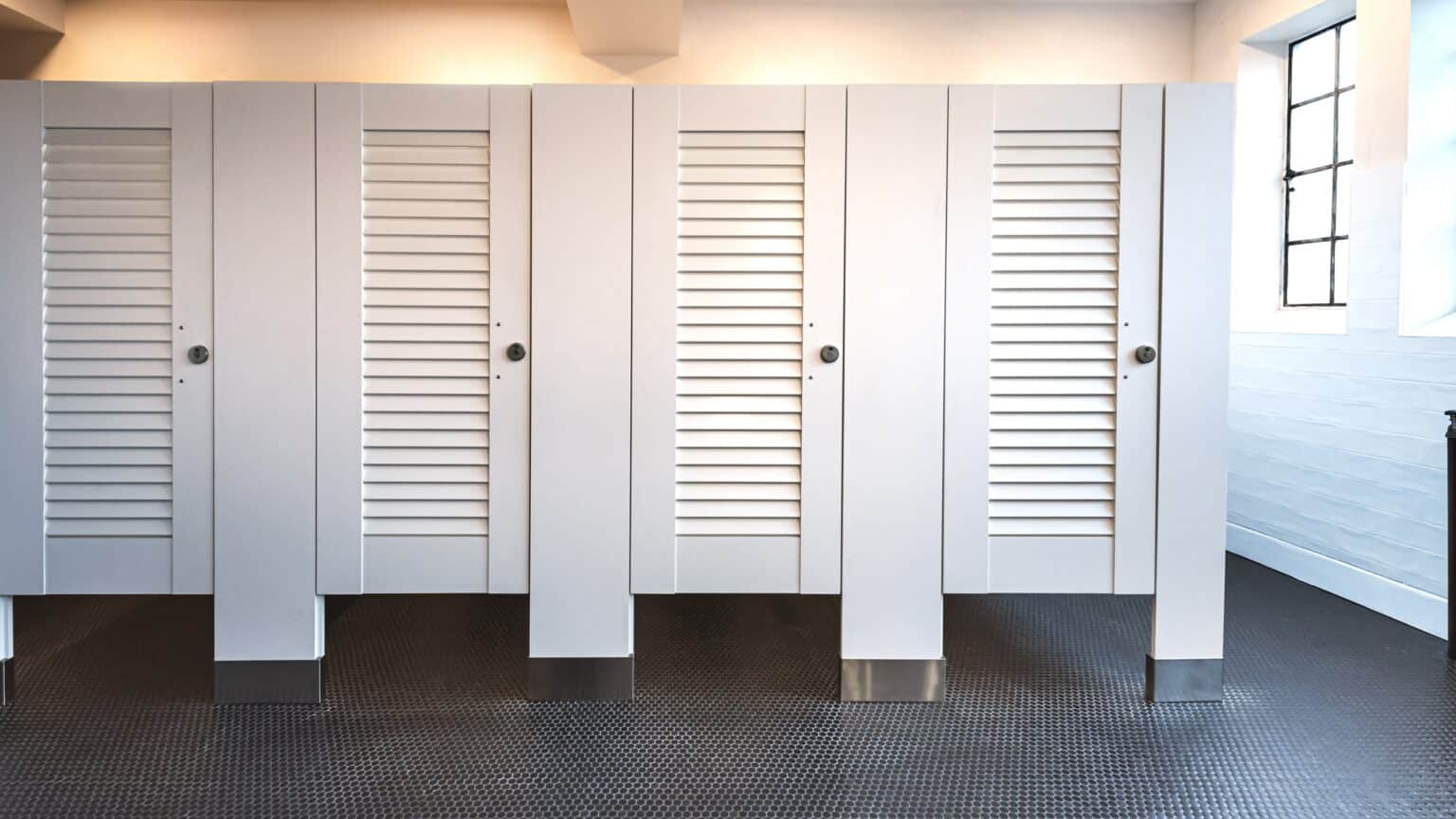 Floor Mount Partitions - Ironwood Mfg